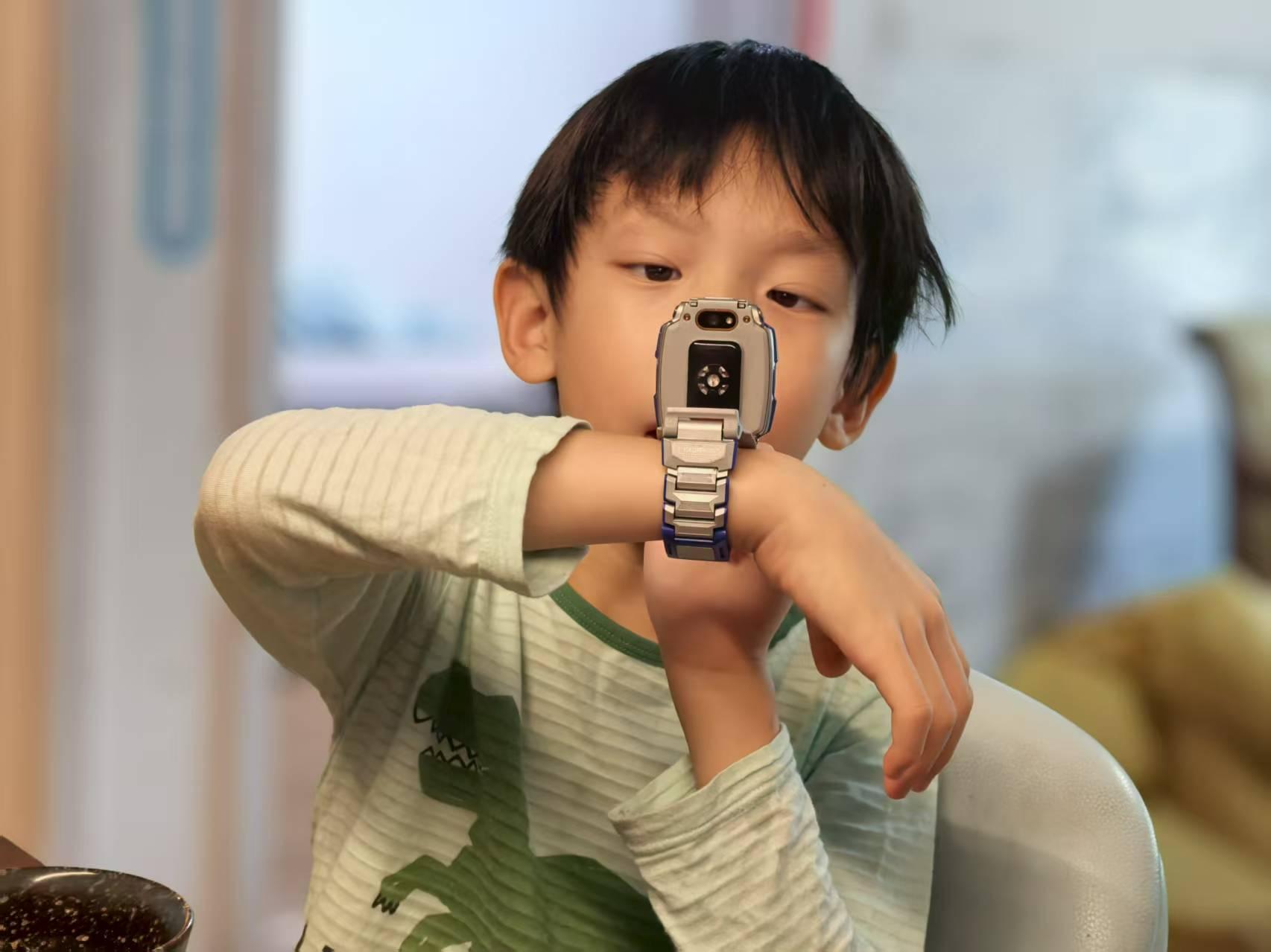 定价 2399 元小天才电话手表 Z11 实测结果如何？楼层定位、血氧检测、语音助手等功能是否实用？ - 知乎