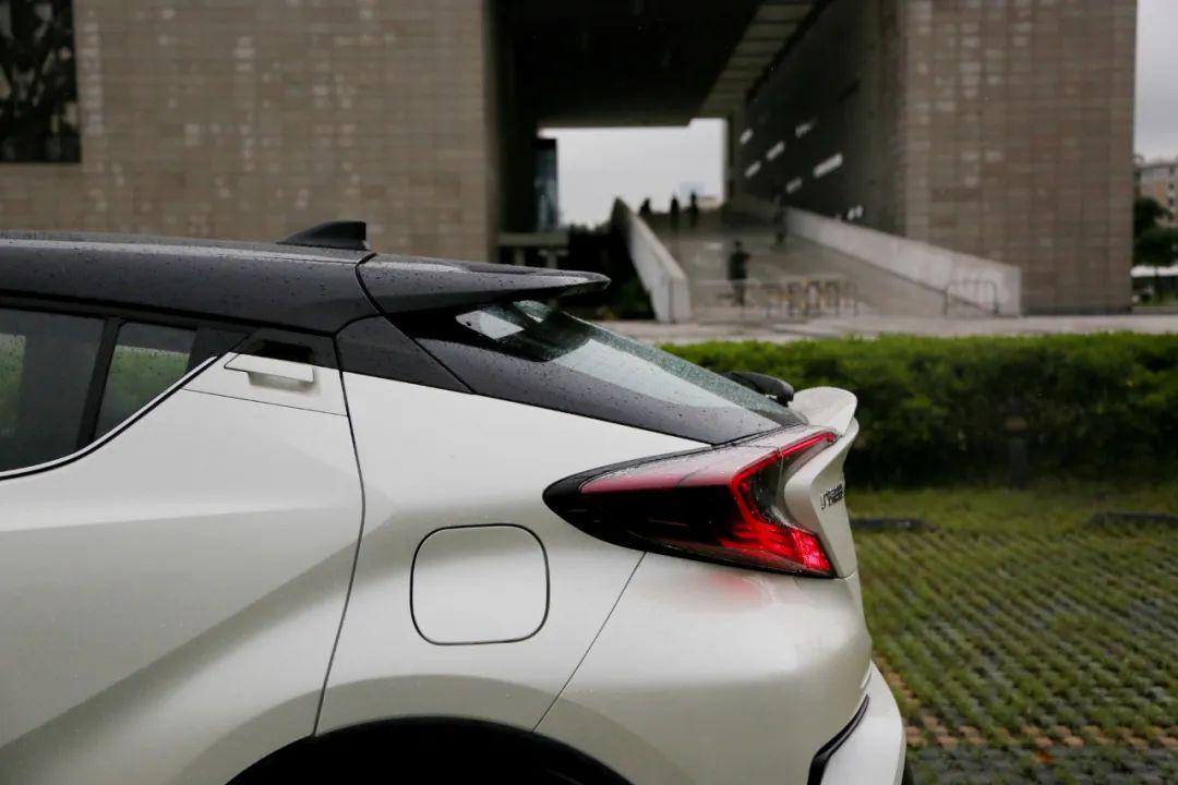 开箱体验广汽丰田C-HR EV，当TNGA遇上纯电智能 - 知乎