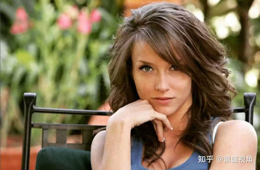 玛莱娜·摩根 (Malena Morgan)，因为深蓝色眼睛，而瞬间爱上她 - 知乎