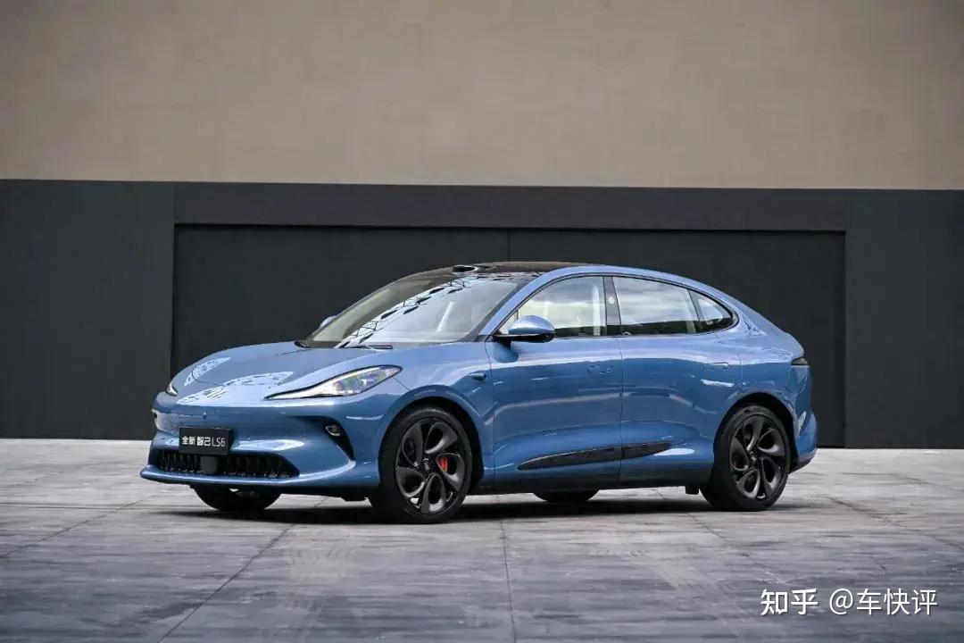 新款智己LS6上市，智己CEO刘涛秀车技，结果尴尬了！ - 知乎