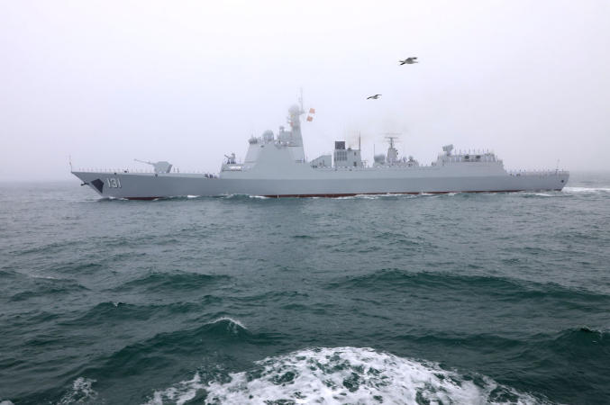 052D型驱逐舰绝非“过气网红”，战力不逊西方7000-9000吨级舰艇 - 知乎