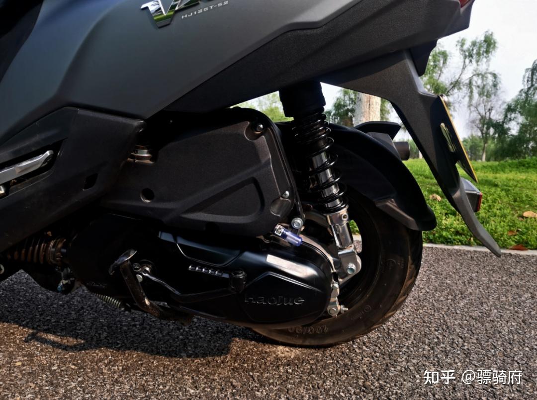 温婉如邻家小妹，豪爵是懂踏板的——虎鲨VX125使用报告 - 知乎