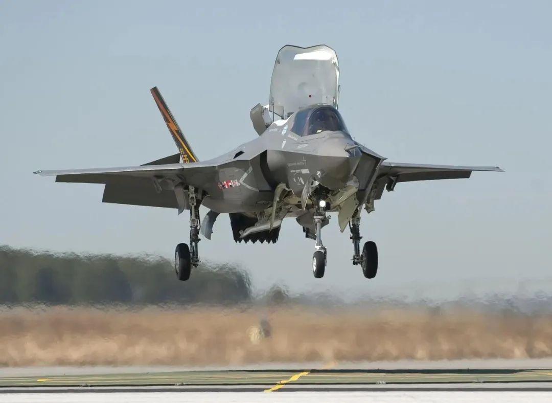 F-35"闪电"之心，一组高清组图带你了解F135涡扇发动机 - 知乎