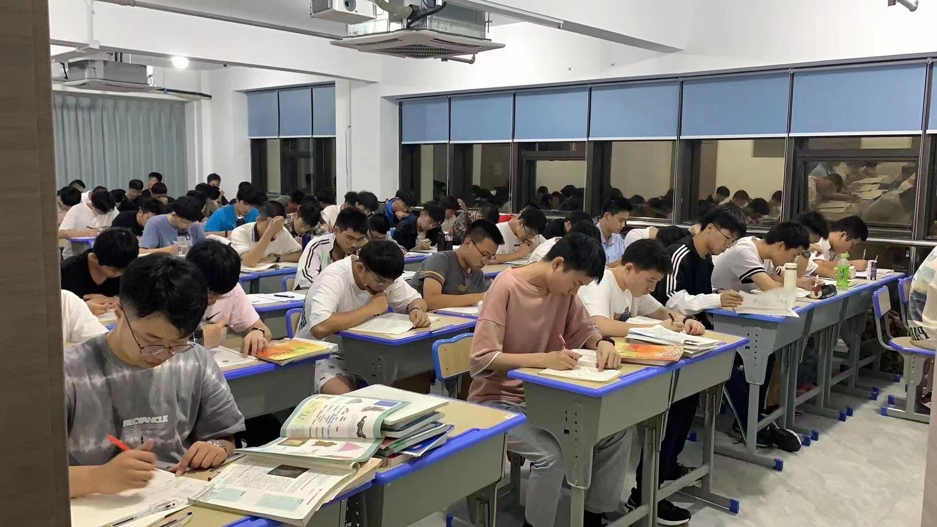 高三艺术生，在学校跟班学习又跟不上了，想艺考结束找个文化课集训营，有没有推荐……? - 知乎