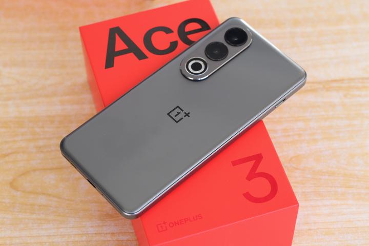 2000元价位手机，外观与质感要做成什么样？一加Ace 3V开了个好头 - 知乎