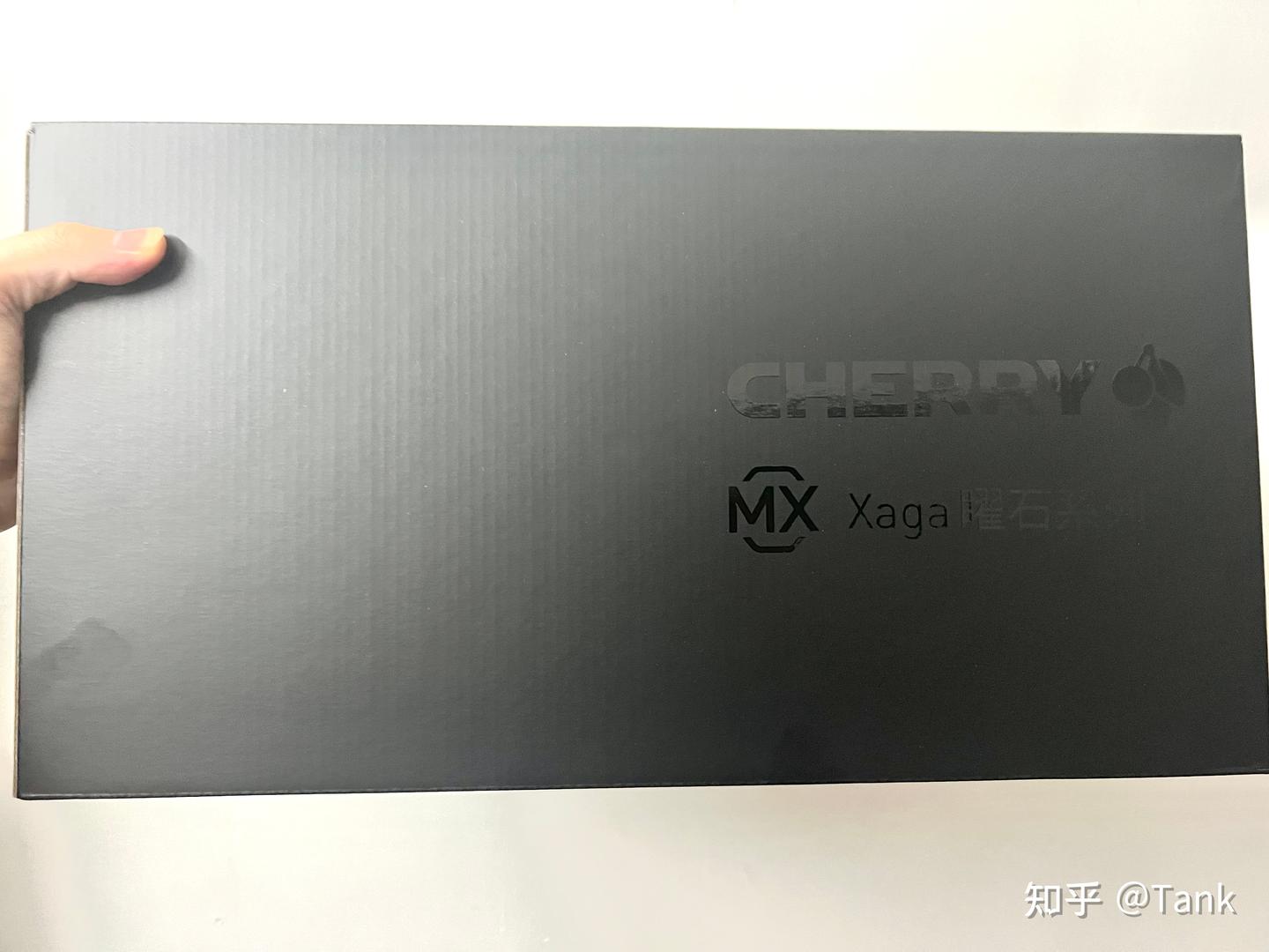 不同配色有不同的灯光效果，颜值即正义——Cherry MX8.2 XAGA 耀石系列开箱测评 - 知乎