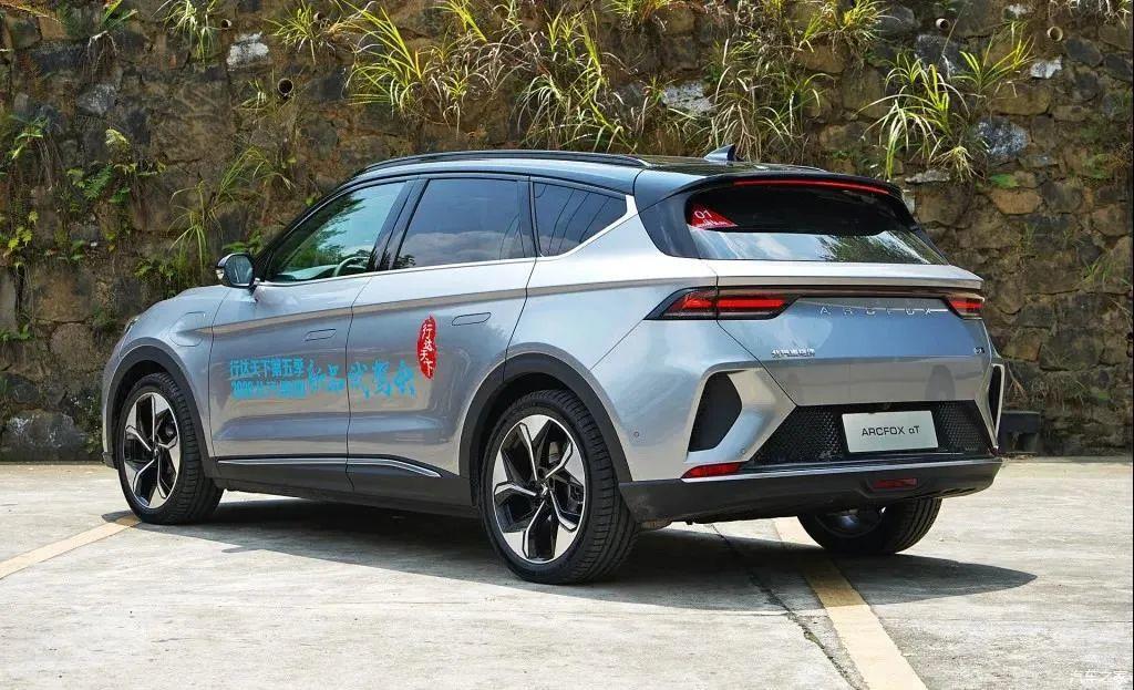北汽新能源入局高端之战 ARCFOX αT上市售24.19万起 - 知乎