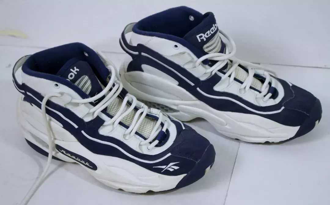 黄蜂队史助攻抢断王，1米6的NBA传奇蒂尼·博格斯——他看上的那些谦逊不俗的团队鞋 - 知乎