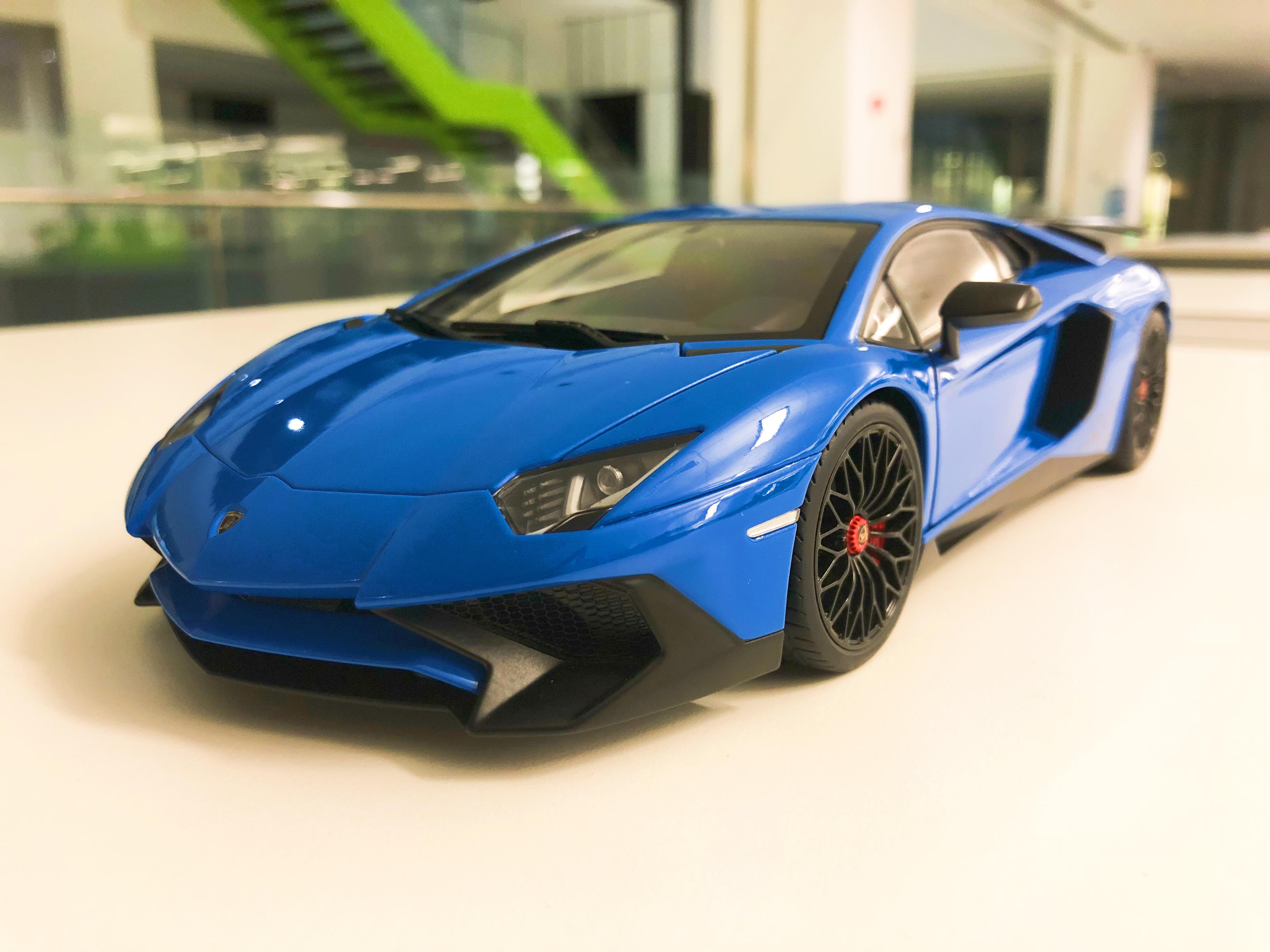 奥拓AUTOArt兰博基尼Aventador LP750 SV蓝色1:18开箱 - 知乎