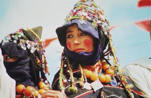 身穿民族服装的摩洛哥女性 别样的美丽 - 知乎