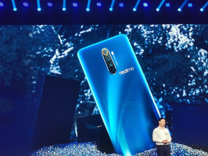 90Hz家族再添一员，搭载855Plus和50W闪充的realme X2 Pro成最香 - 知乎