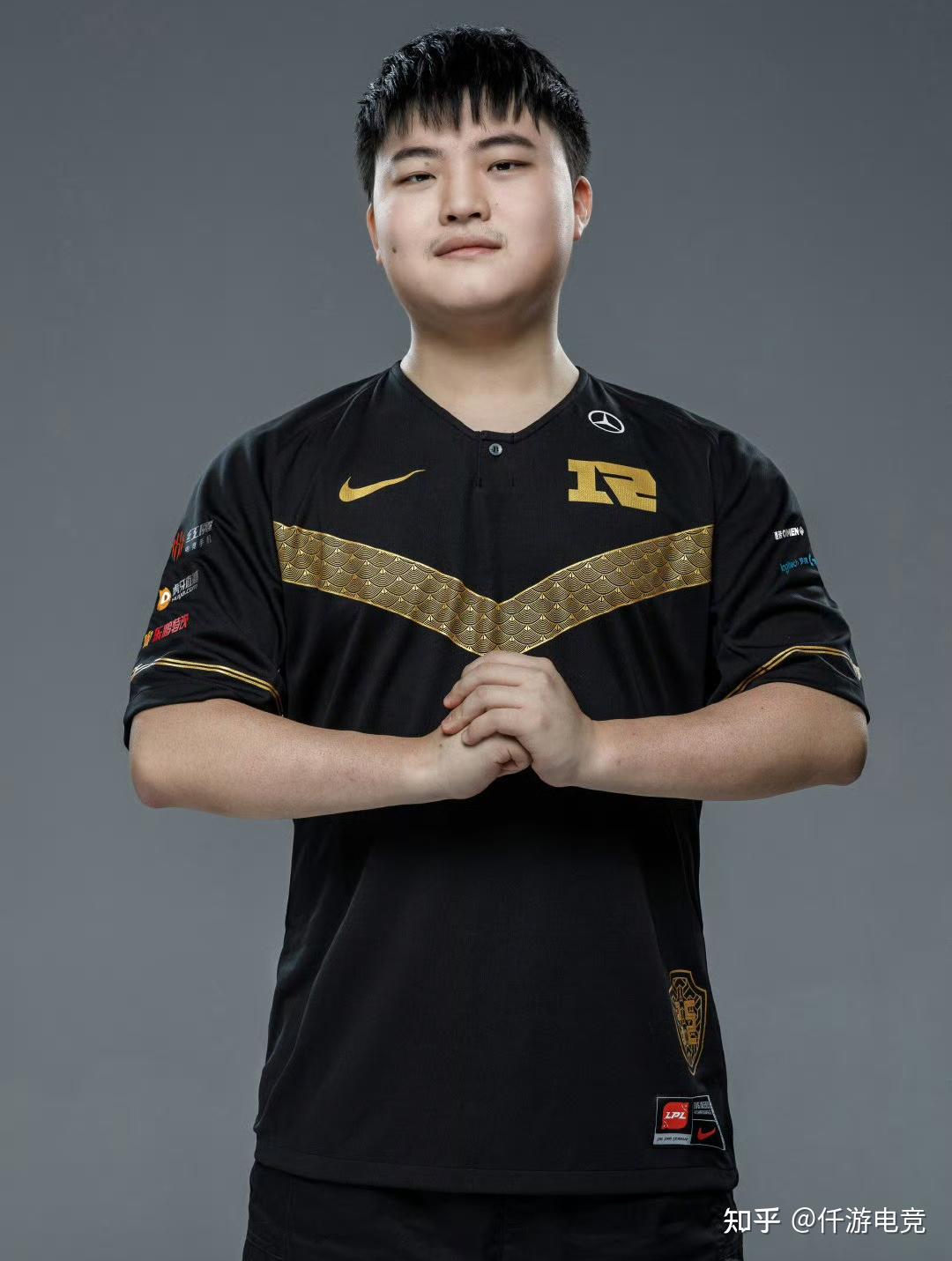 UZI直播揭露S10退役真相：主播真正退役只有被RNG强制退役那一次 - 知乎