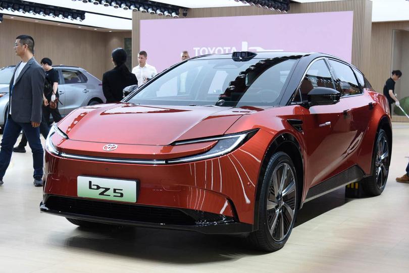 13万买合资电动中型SUV？一汽丰田bZ5实力解析 - 知乎