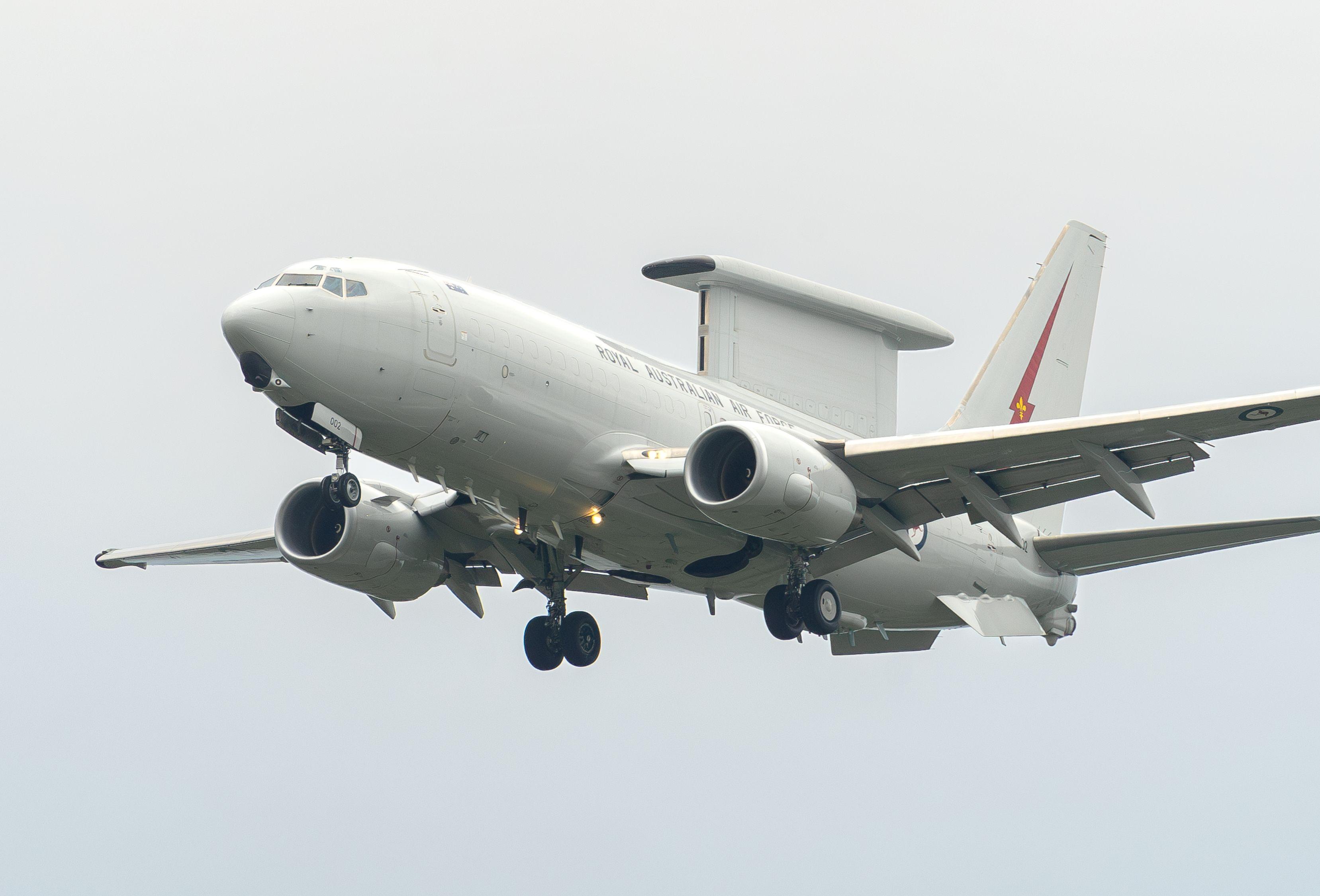 E-7A“楔尾”预警机：现代空战的“智慧中枢” - 知乎