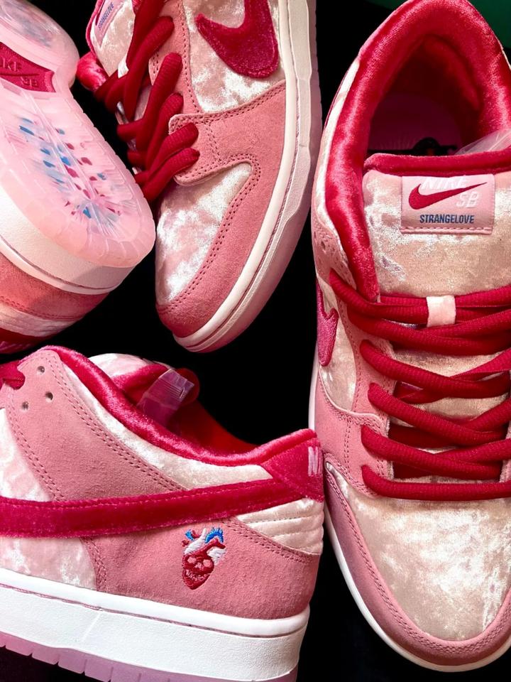 Nike情人节发力，钩子自带性感蕾丝边，细节绝了！ - 知乎