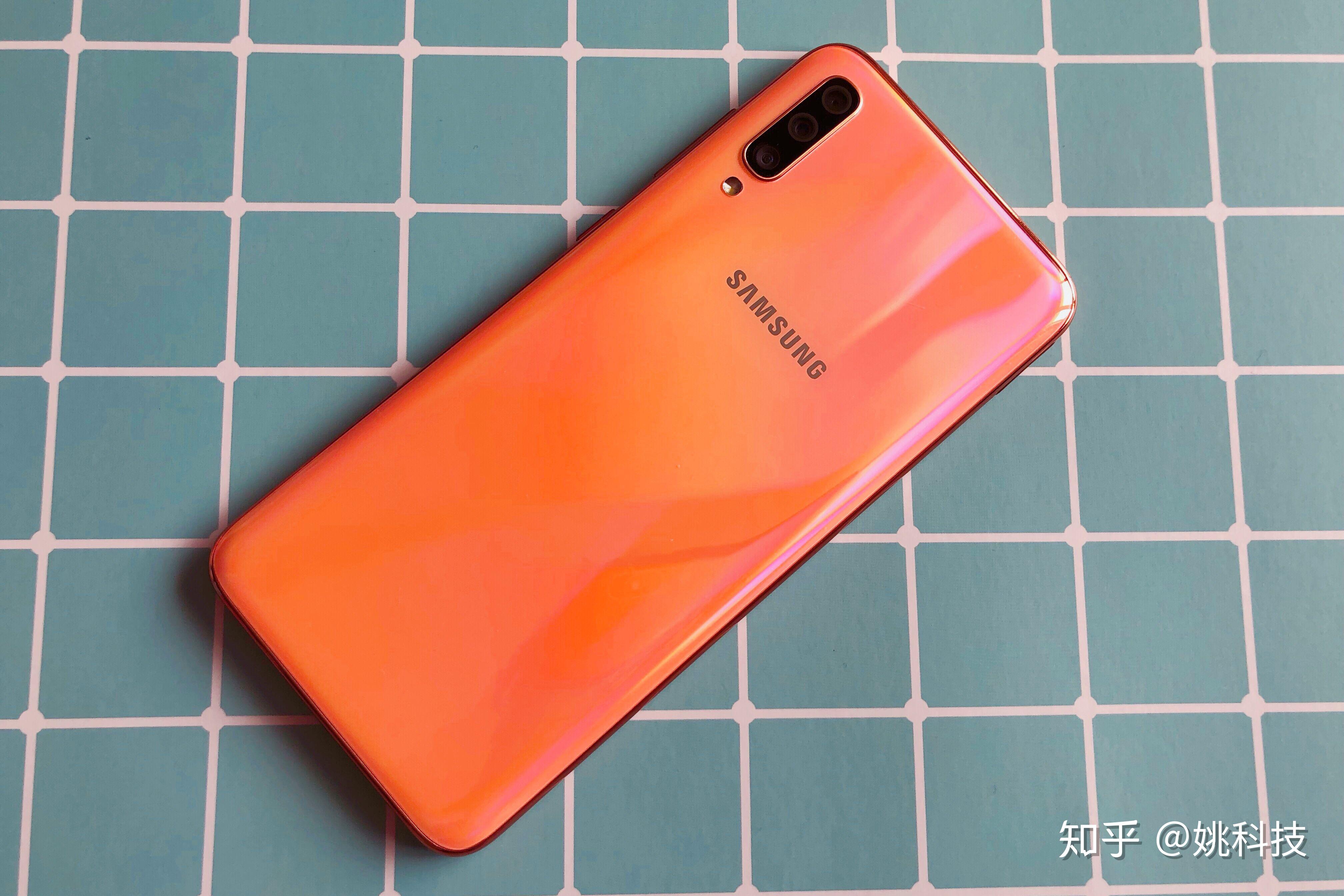 三星Galaxy A70评测：国际大厂的中端机不像中端机 - 知乎