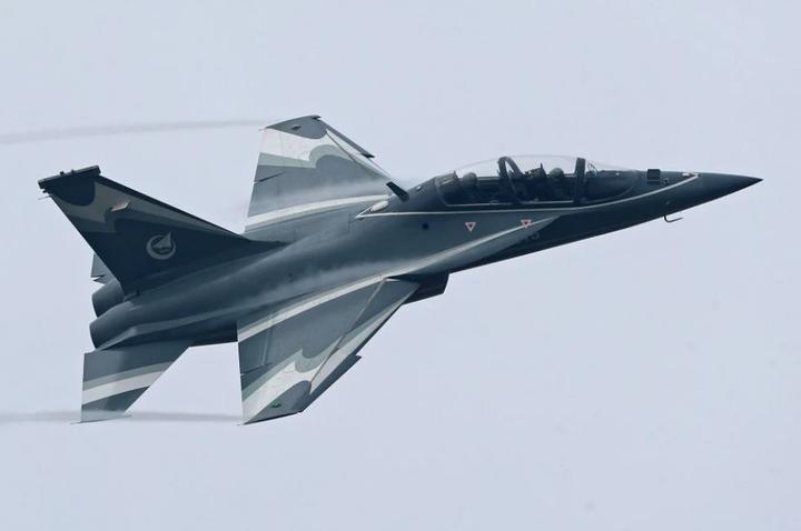 阿联酋：4.4亿买15架L15！歼10C枭龙取代F16，成中东各国香饽饽 - 知乎