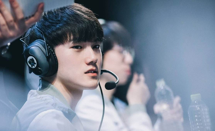 Jackeylove：年少老成，温润如水 - 知乎